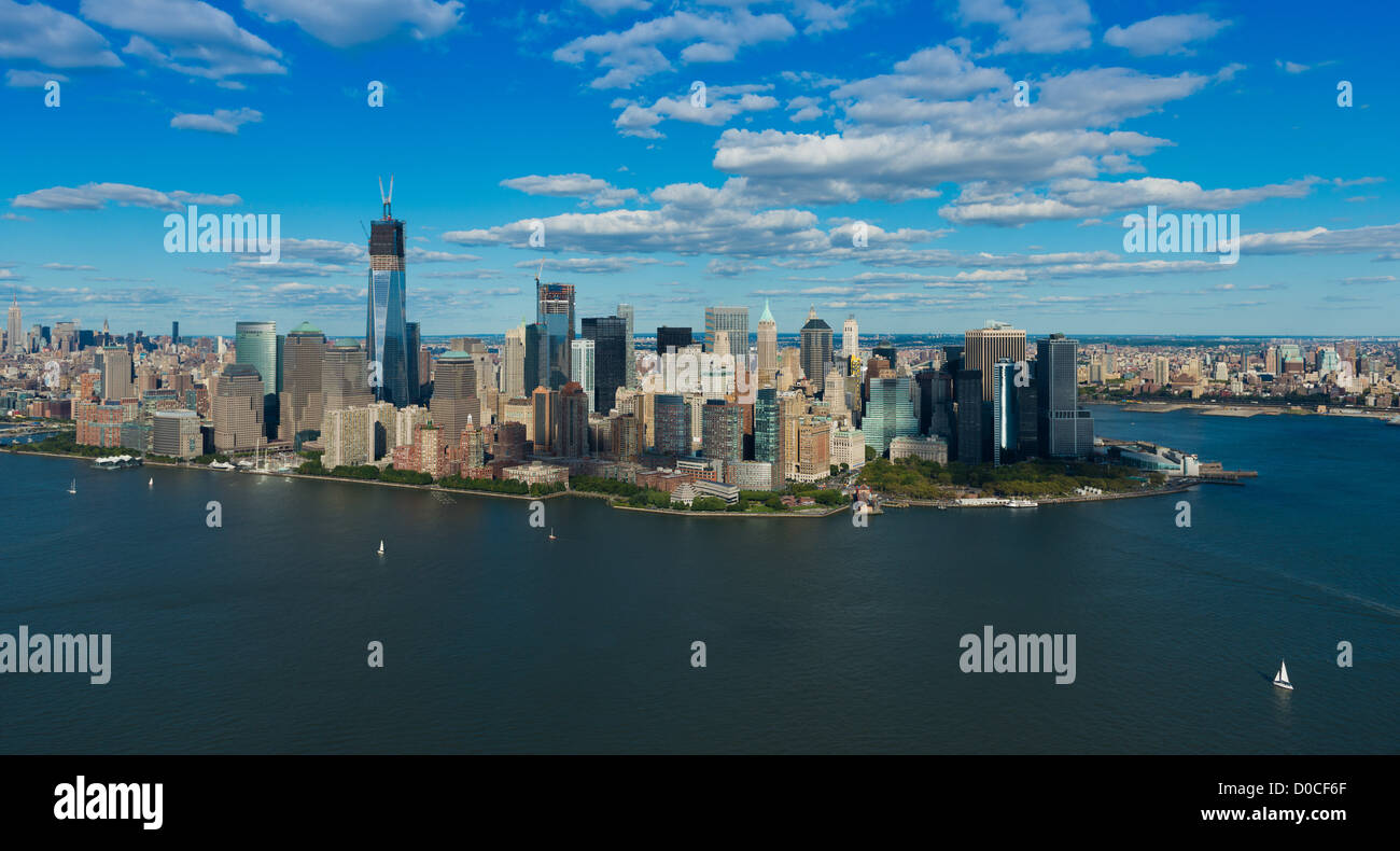 Lower manhattan and the tip of the manhattan island hi-res stock ...