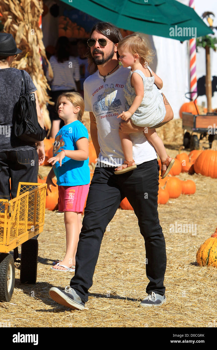 Dave grohl and harper willow hi-res stock photography and images - Alamy