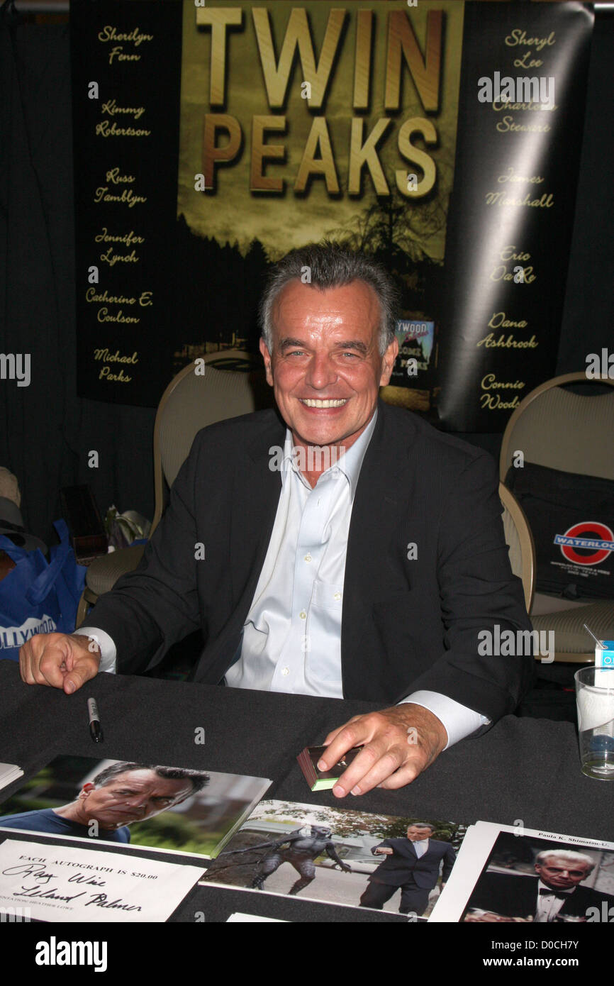 Ray wise hi-res stock photography and images - Alamy