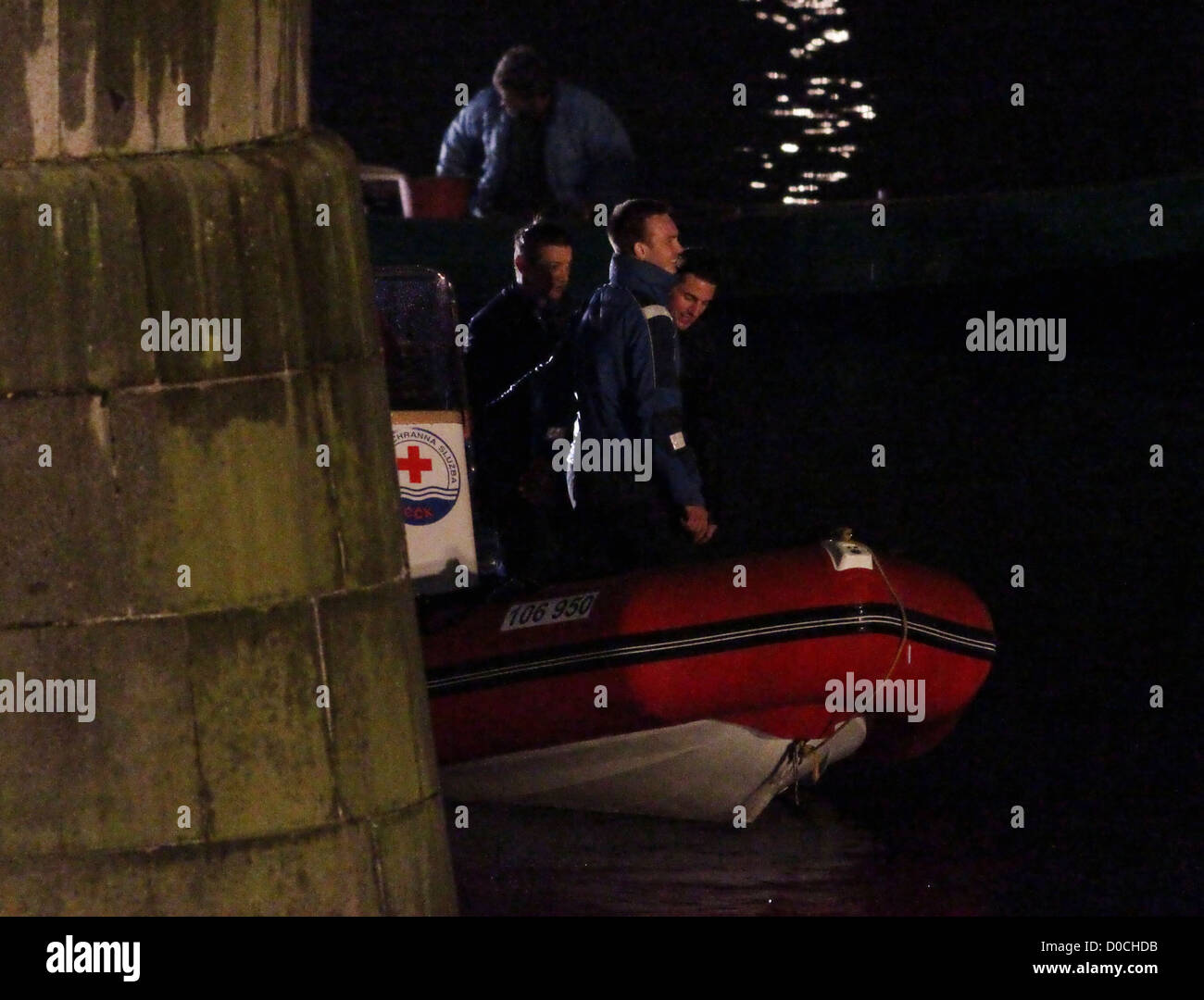 Tom Cruise and Jeremy Renner Tom Cruise filming night scenes for ...