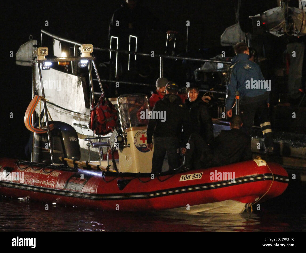 Tom Cruise and Jeremy Renner Tom Cruise filming night scenes for ...