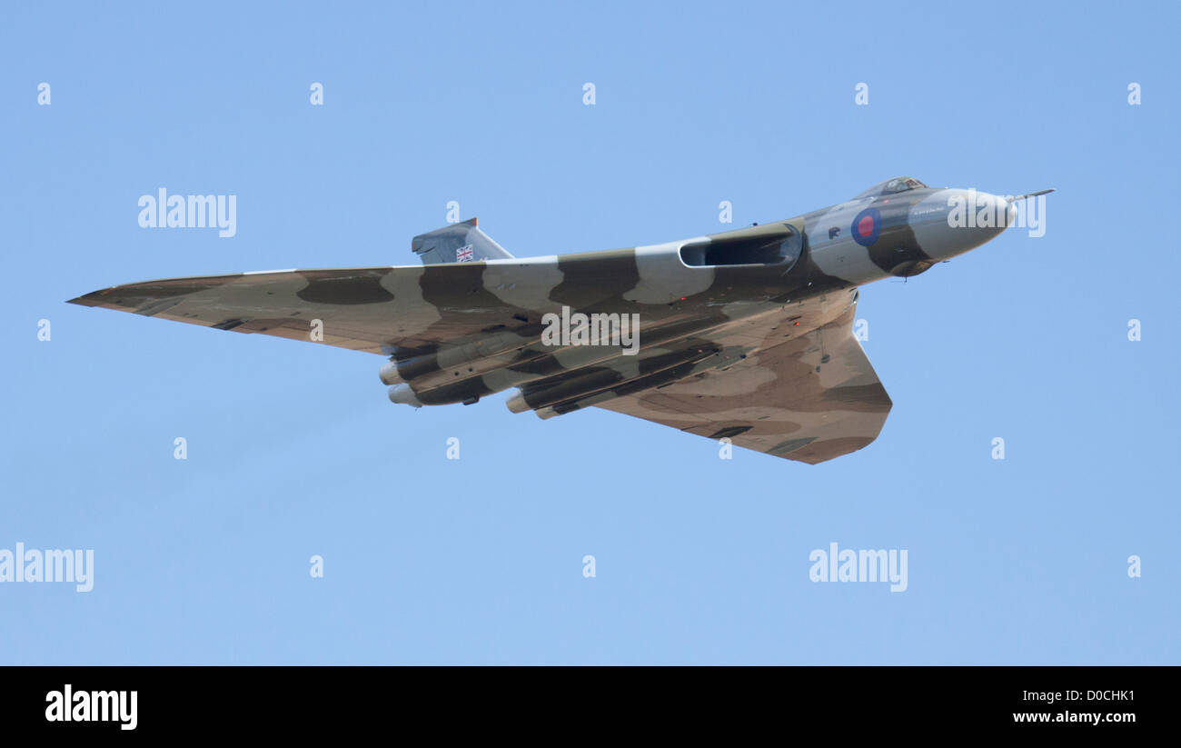 Avro Vulcan XH558 powered by four Rolls-Royce Olympus Engines in flight ...