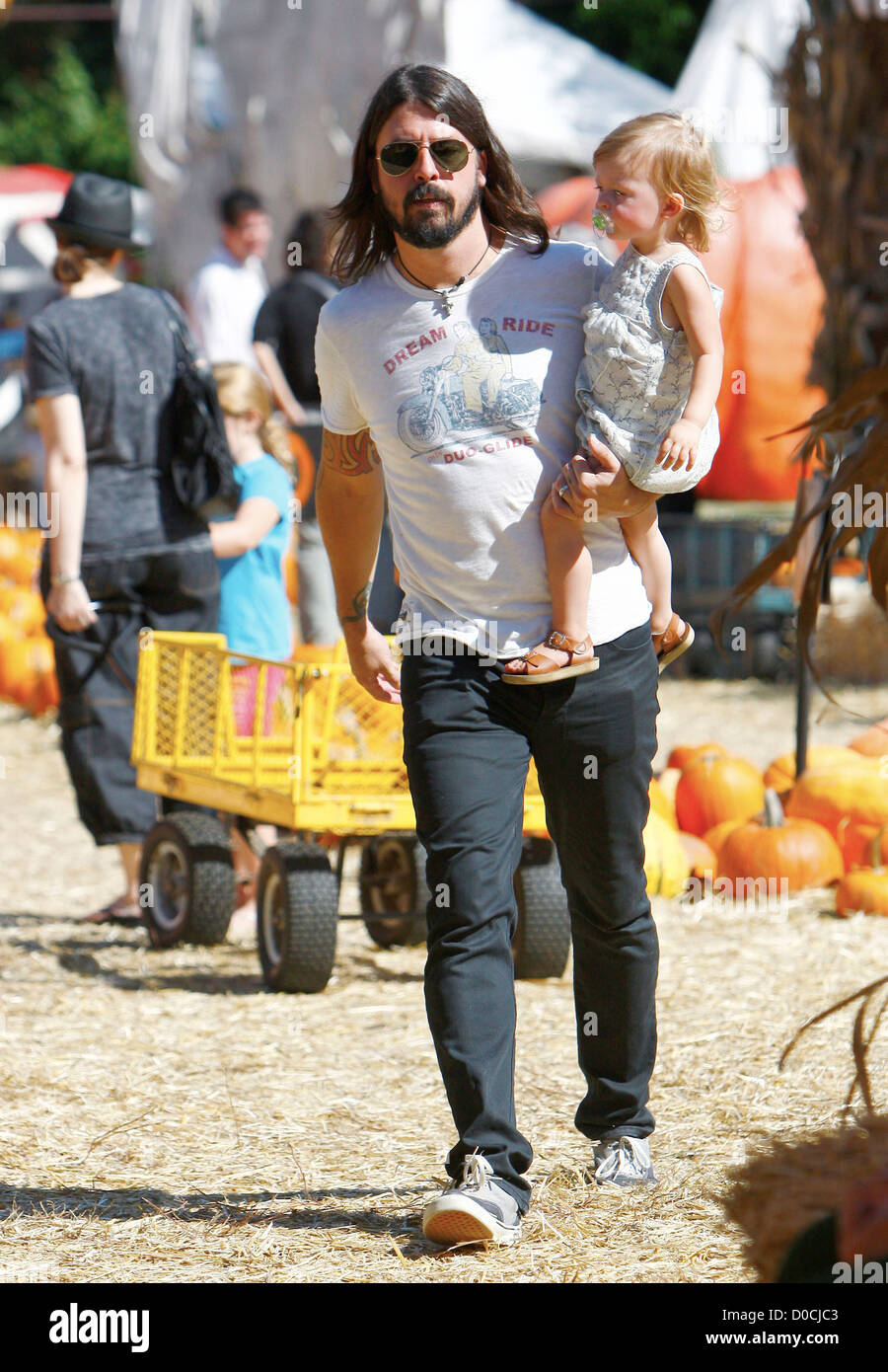 Dave grohl and harper willow hi-res stock photography and images - Alamy