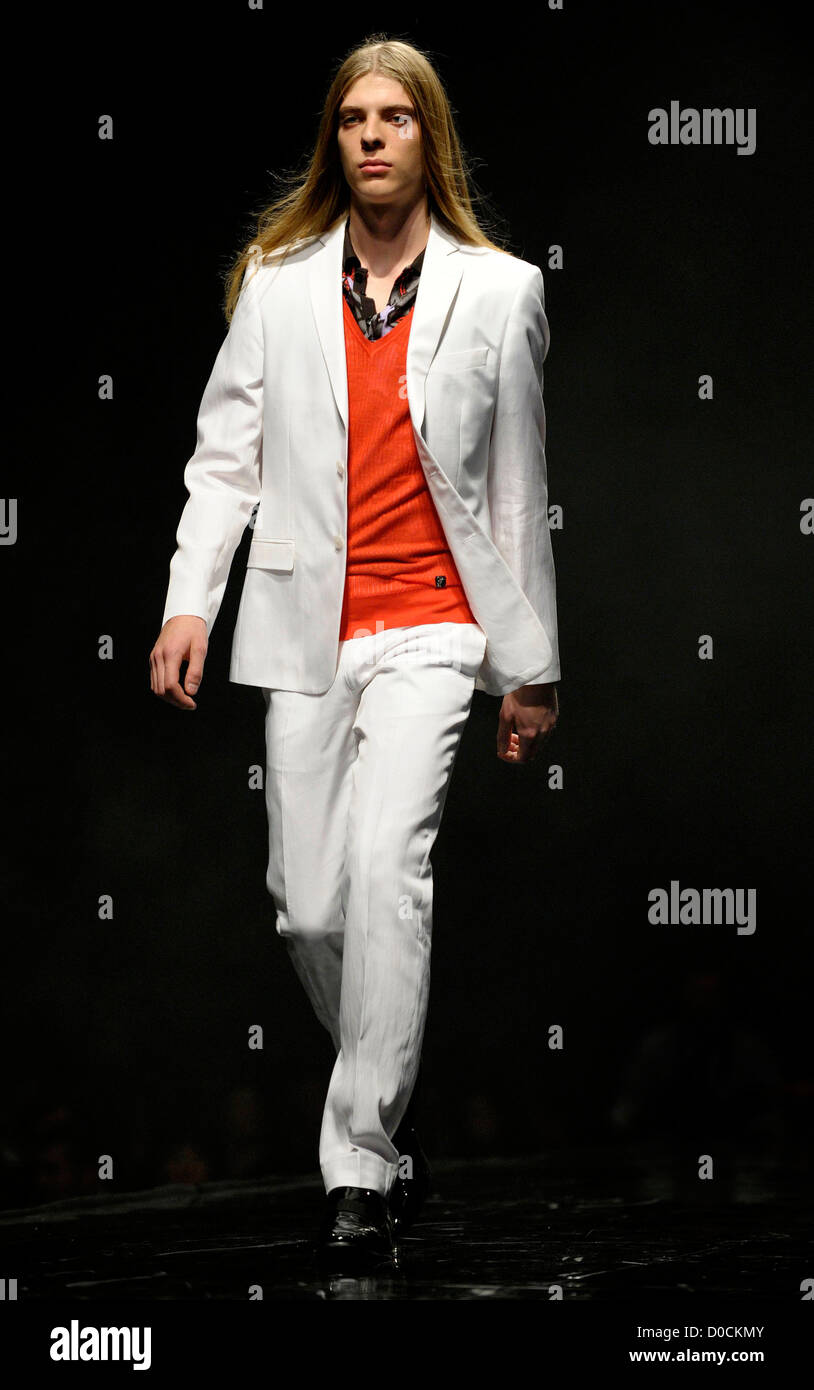 Model Versace collection at the Bell Celebrity Gala held at the Metro ...