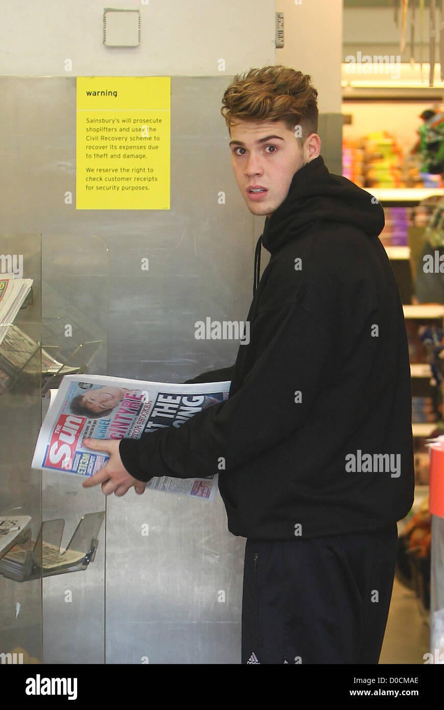 Aiden Grimshaw X Factor contestants go to the supermarket London ...