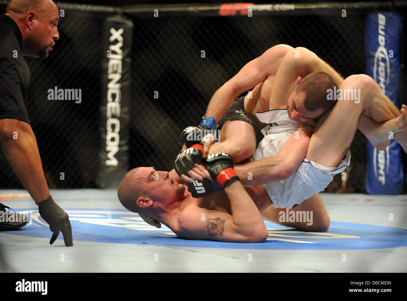 Submission Fighting High Resolution Stock Photography and Images - Alamy
