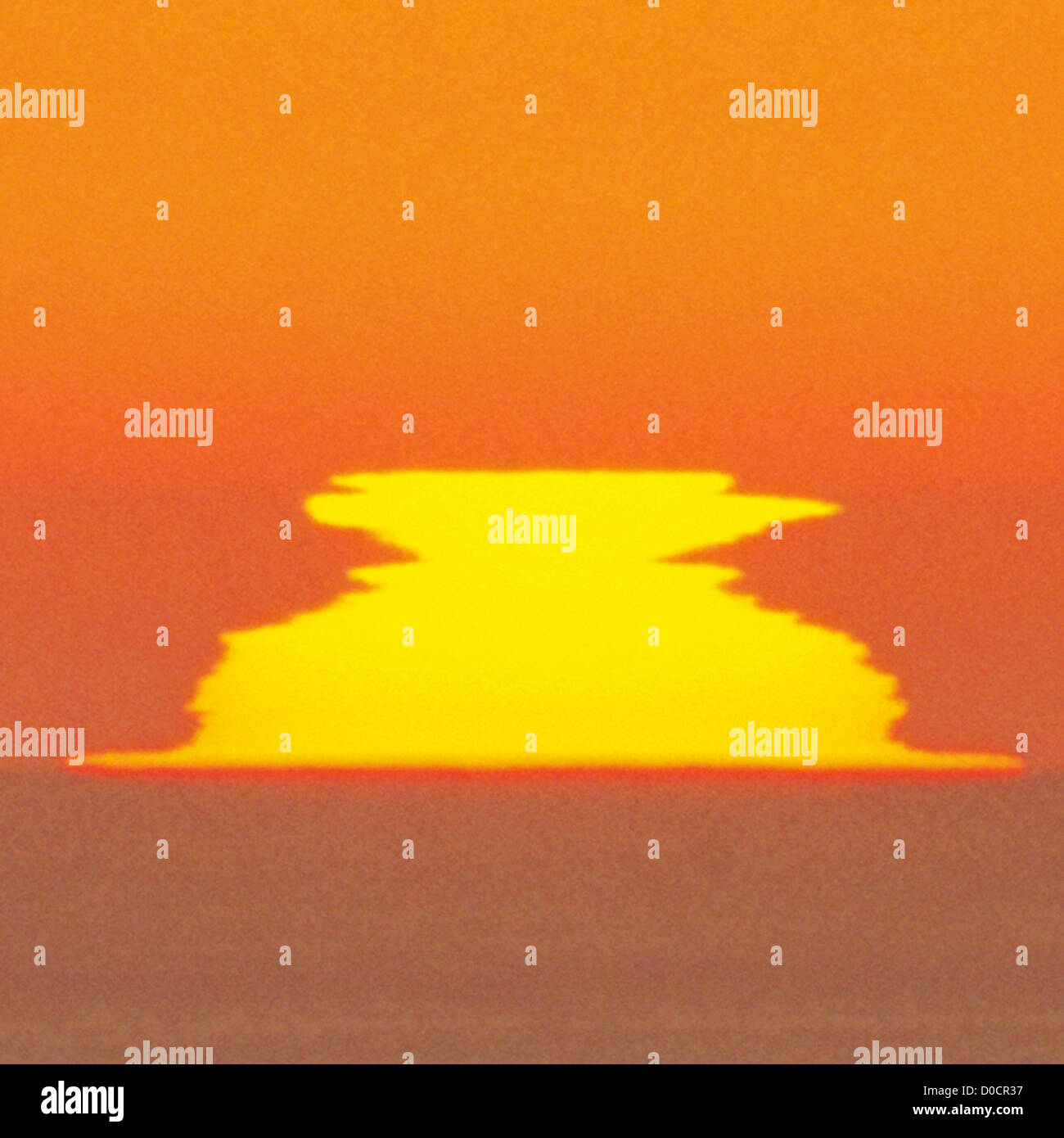 The Sun Sinks Low Over the Pacific Ocean Stock Photo - Alamy