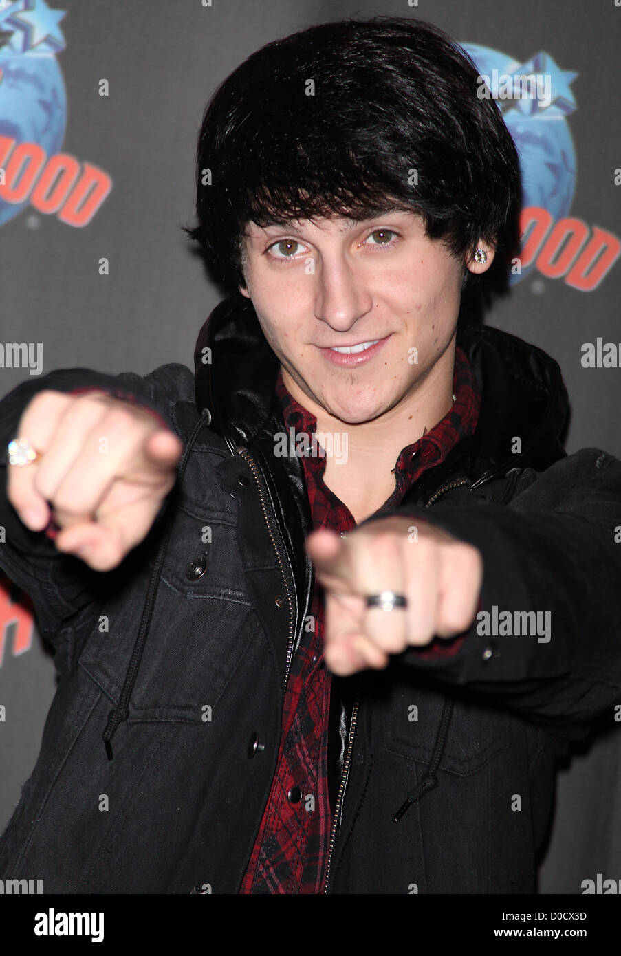 Mitchel Musso promotes his new album 'Brainstorm' with a fan ...