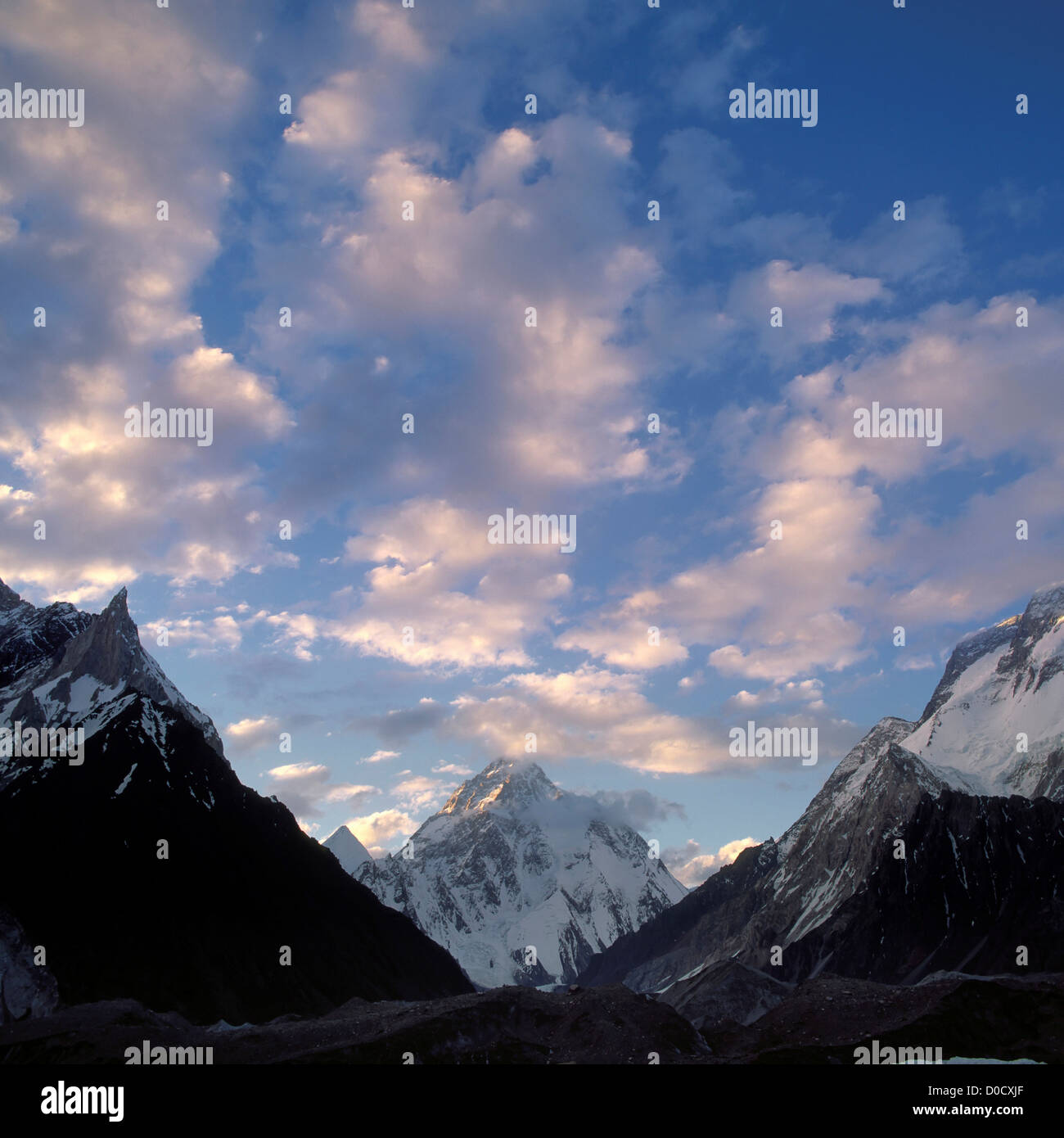 Pyramidal form hi-res stock photography and images - Alamy