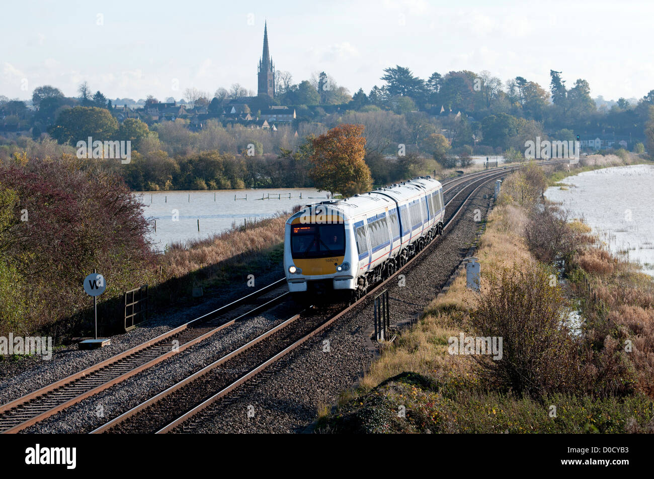 Chiltern Railways class 168 train near King`s Sutton, Northamptonshire ...
