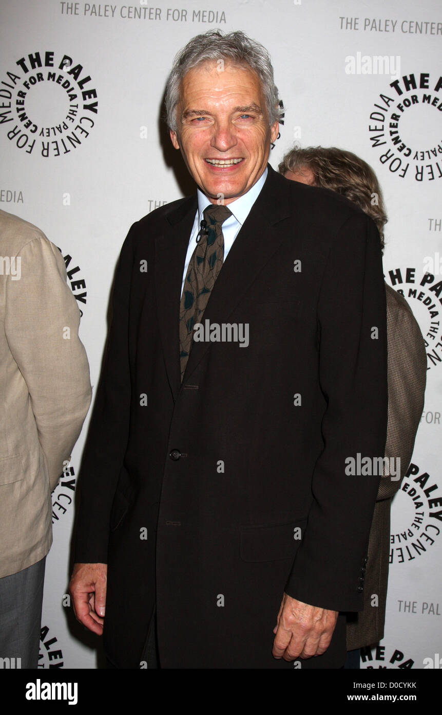 David selby falcon crest hi-res stock photography and images - Alamy