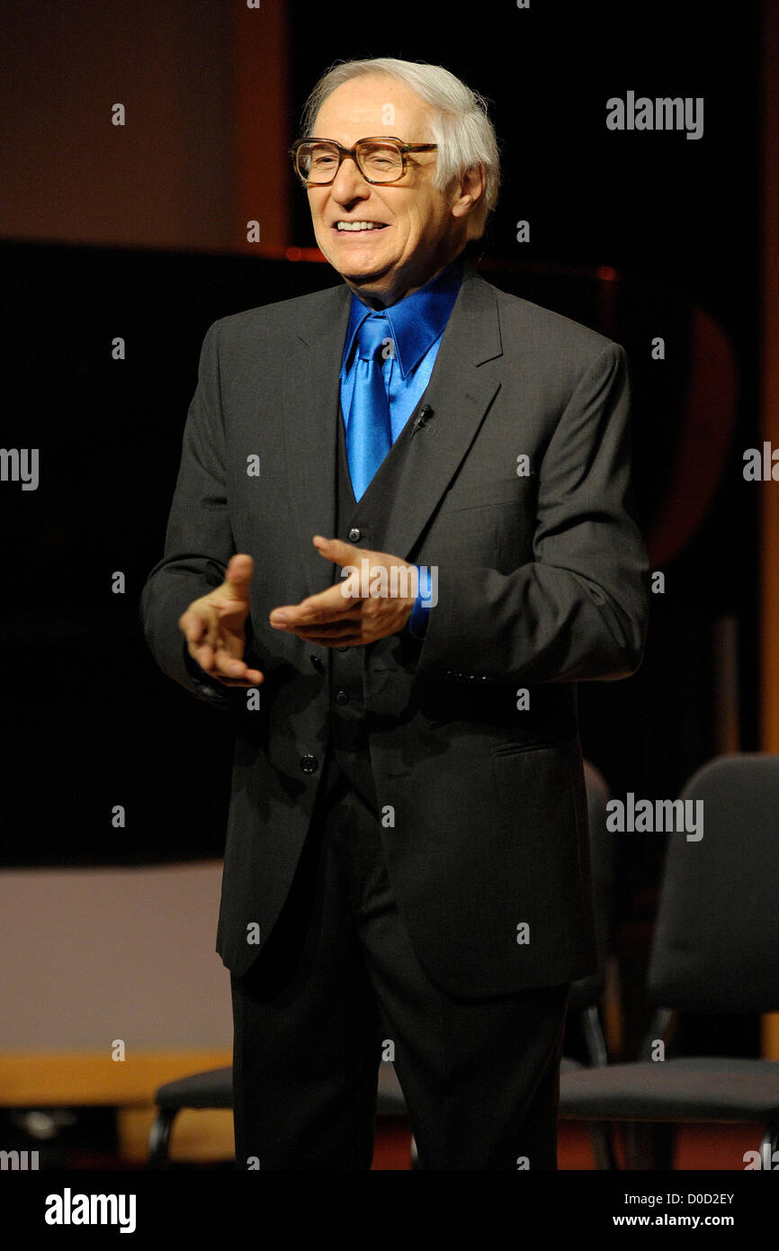 Kreskin hi-res stock photography and images - Alamy