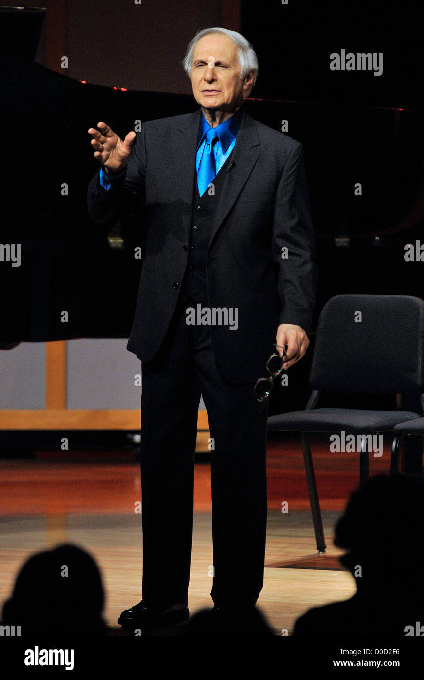 The Amazing Kreskin aka George Kresge Jr. on stage at the Glenn Gould ...
