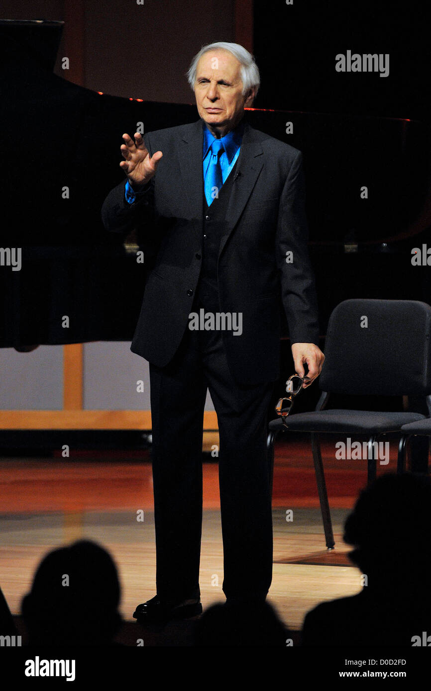 The amazing kreskin hi-res stock photography and images - Alamy