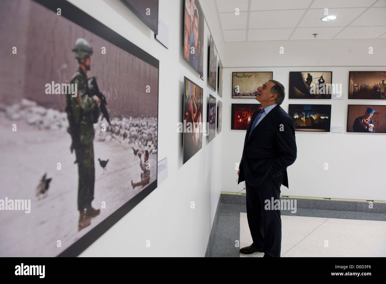 Secretary defense leon e hi-res stock photography and images - Alamy