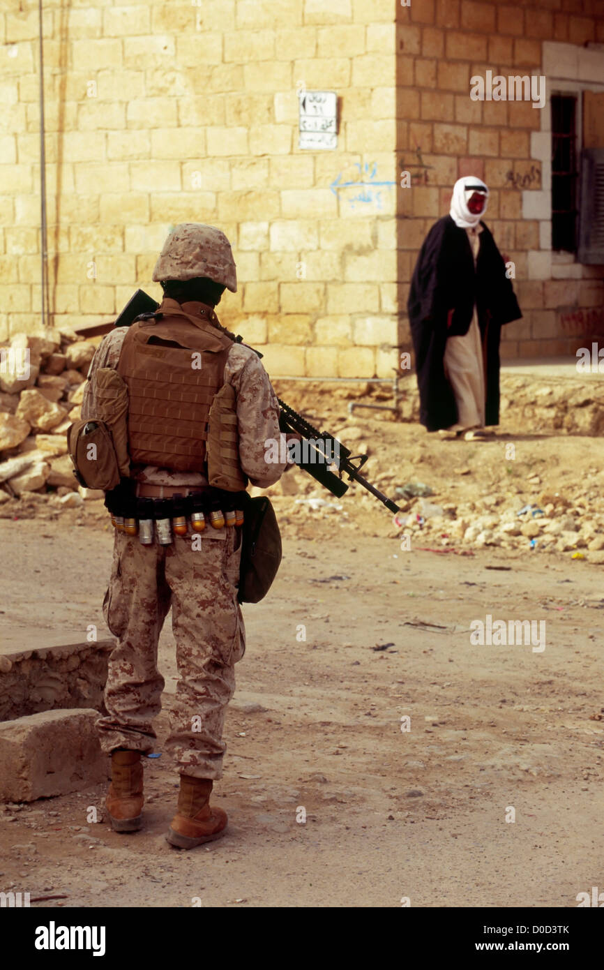 Marine Combat Patrol in Haditha, Iraq Stock Photo - Alamy