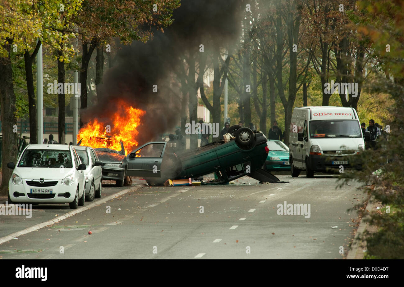 A protest against the pension reform turns into a riot in the French ...