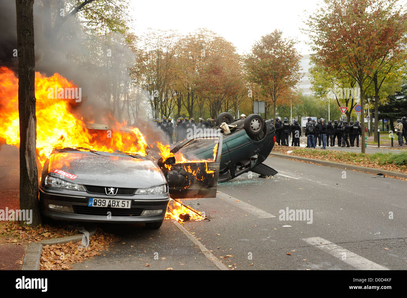 A protest against the pension reform turns into a riot in the French ...