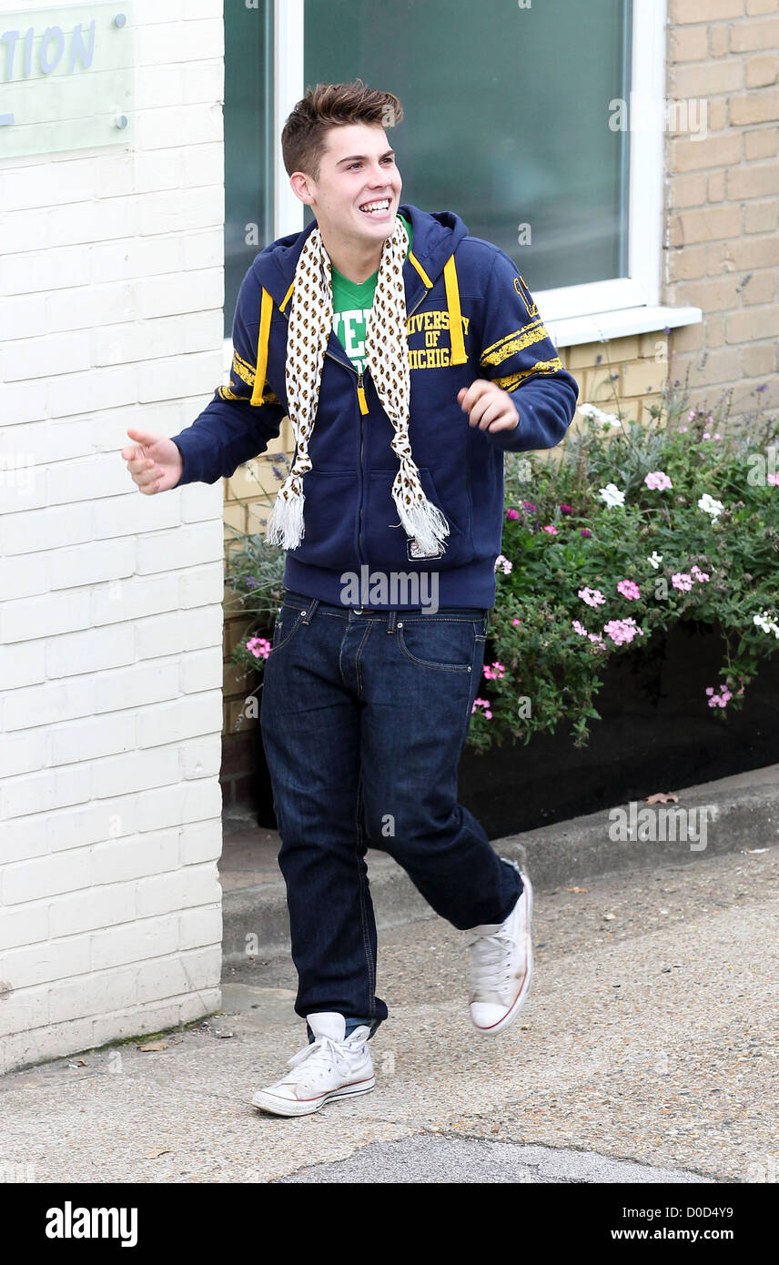 Aiden Grimshaw X Factor contestants arriving at the rehearsal studios ...