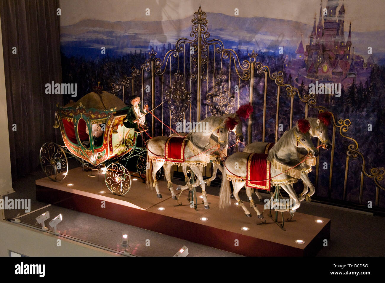 Horse and carriage toy hi-res stock photography and images - Alamy