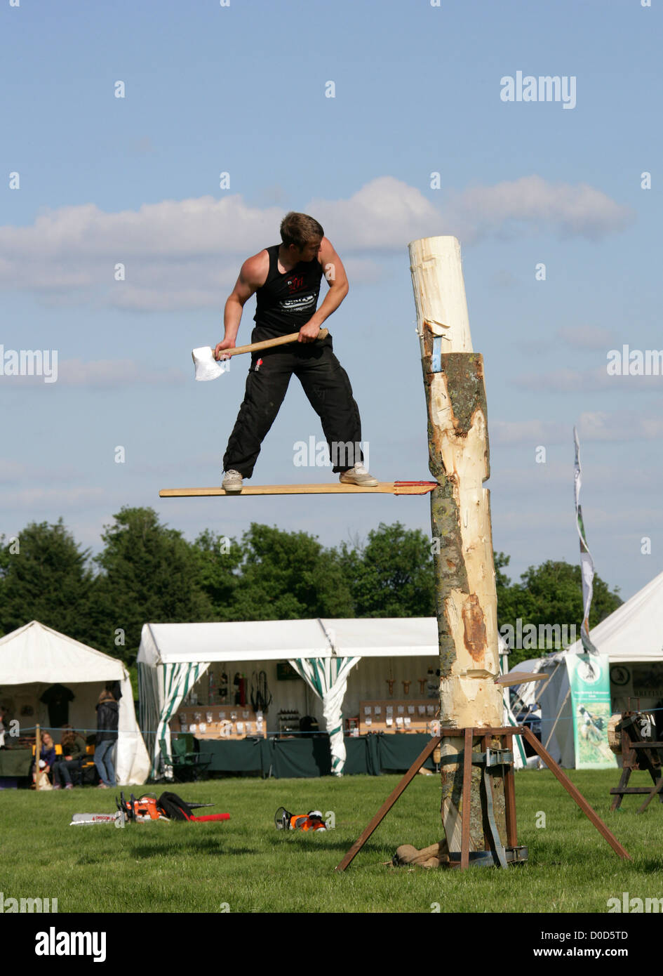 Wood chopping competition hi-res stock photography and images - Alamy