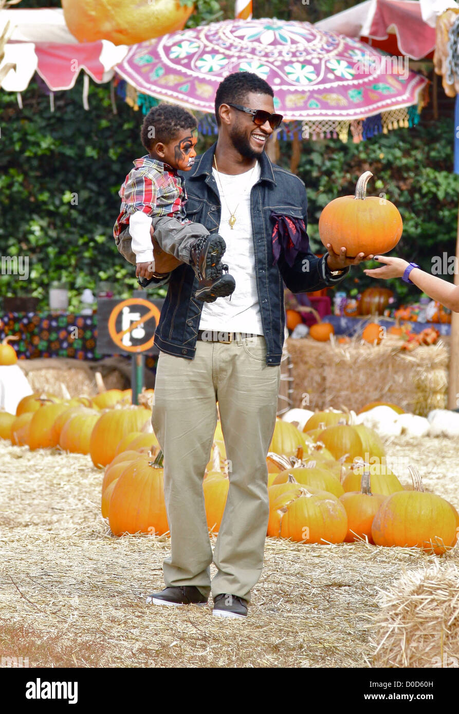 R&B singer Usher Raymond celebrated his birthday to take his son, Usher ...