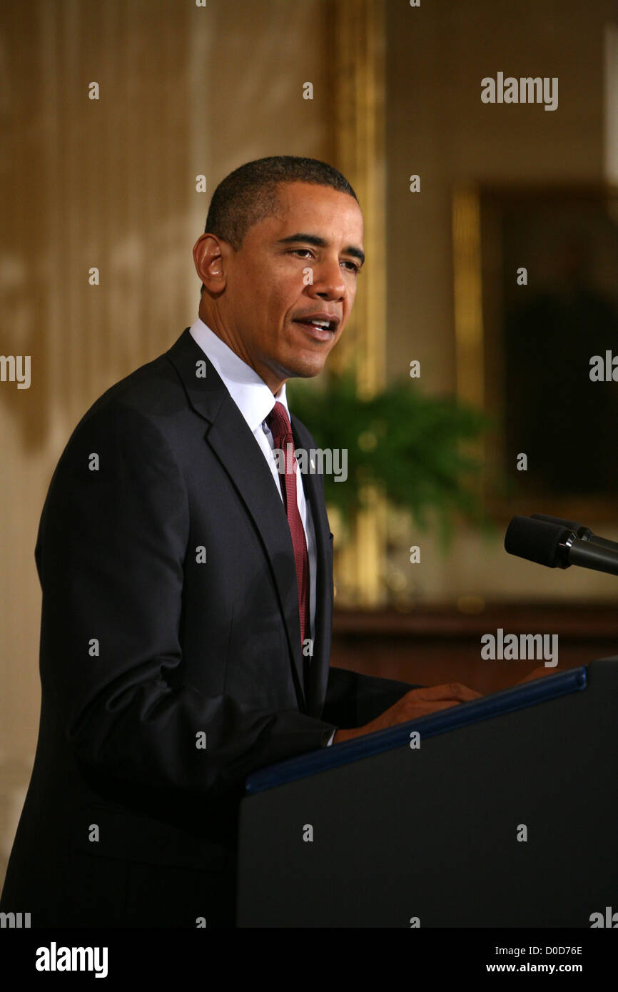 President Barack Obama signed the executive order on the White House ...