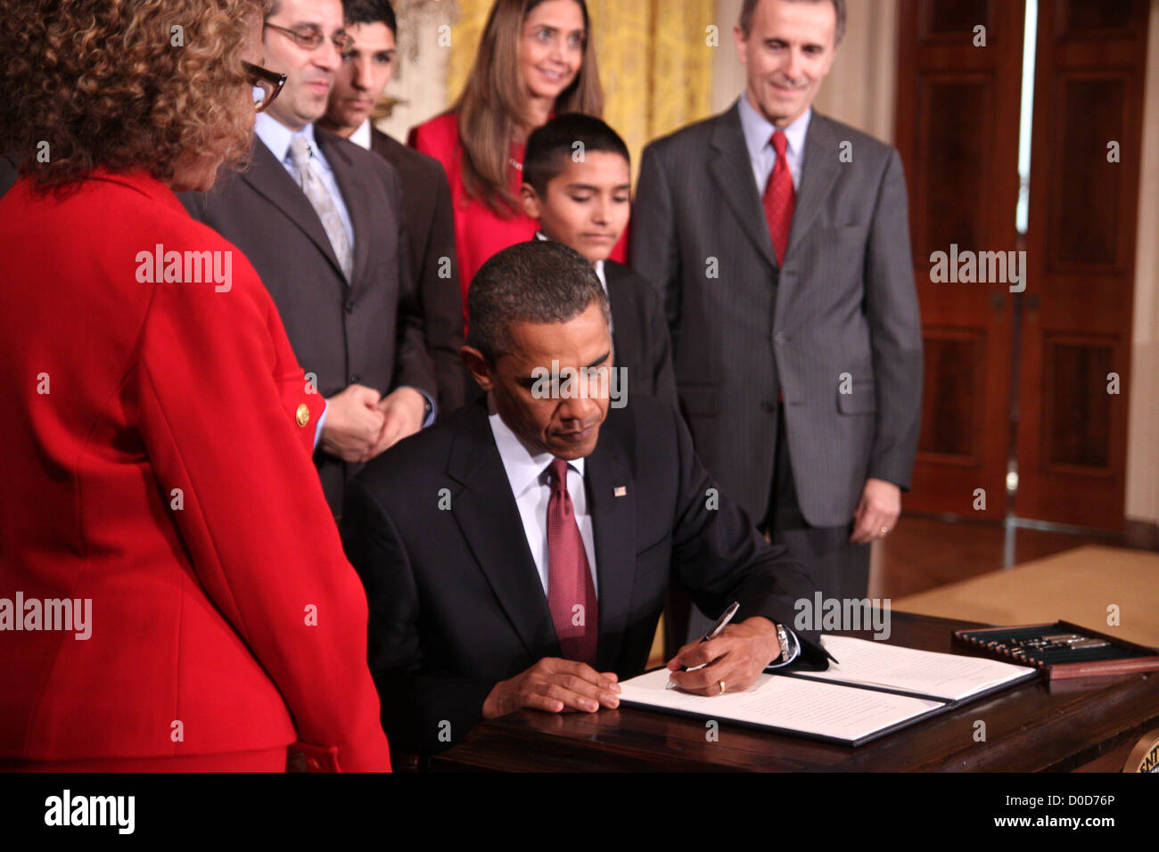 President Barack Obama signed the executive order on the White House ...