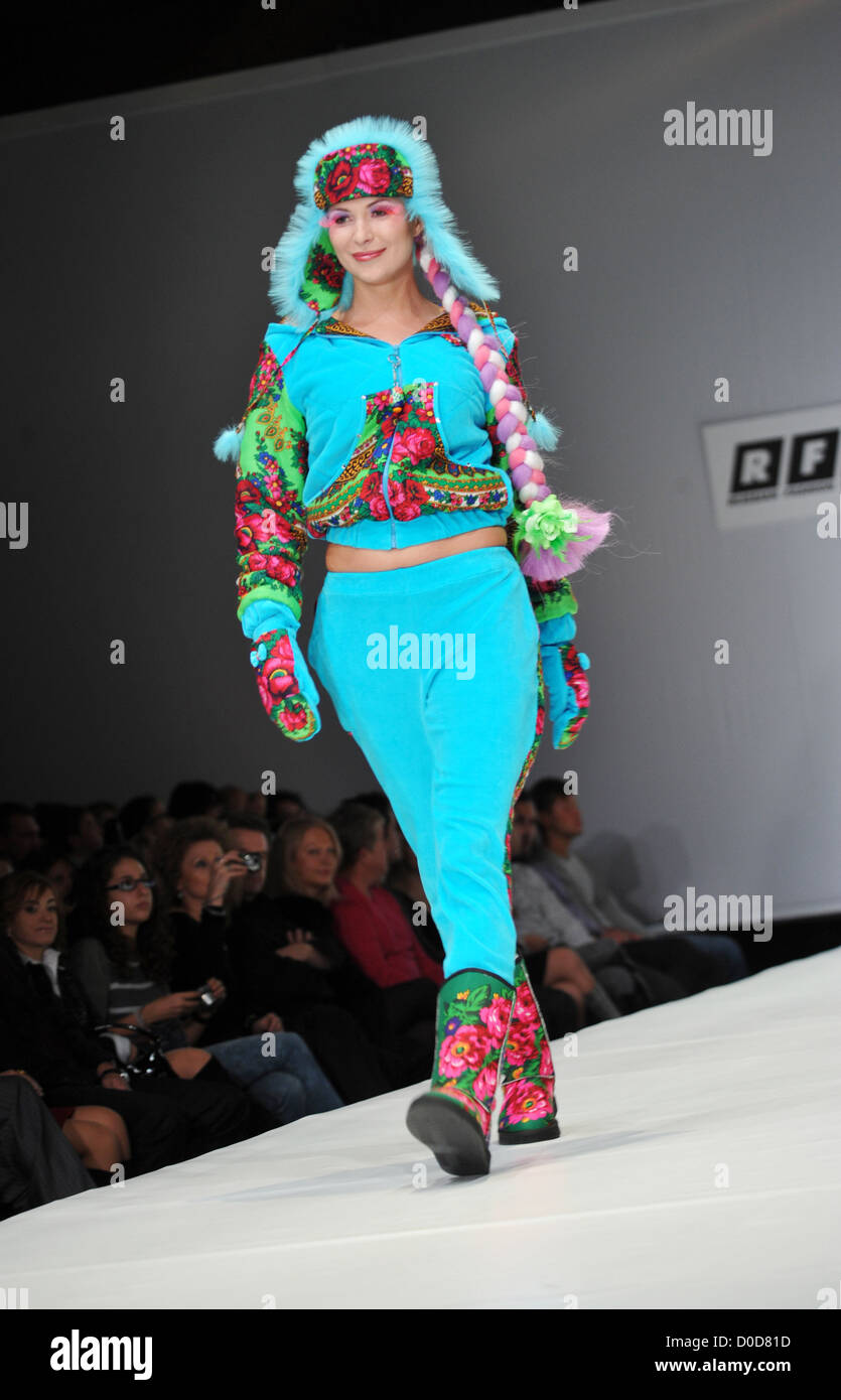 Model Russian fashion week 2010 - YanaStasia collection - Runway Russia ...