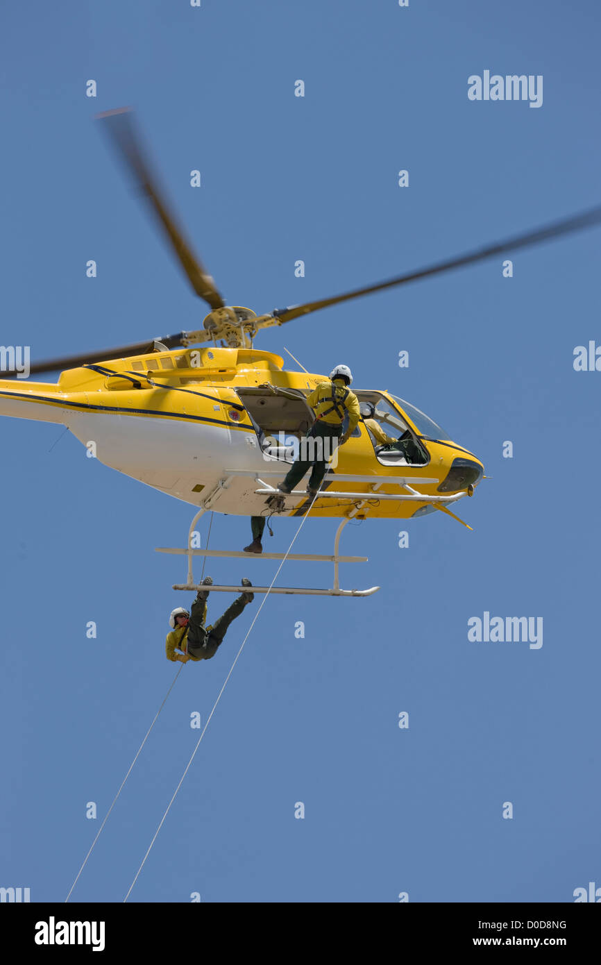 Helicopter rappelling hi-res stock photography and images - Alamy