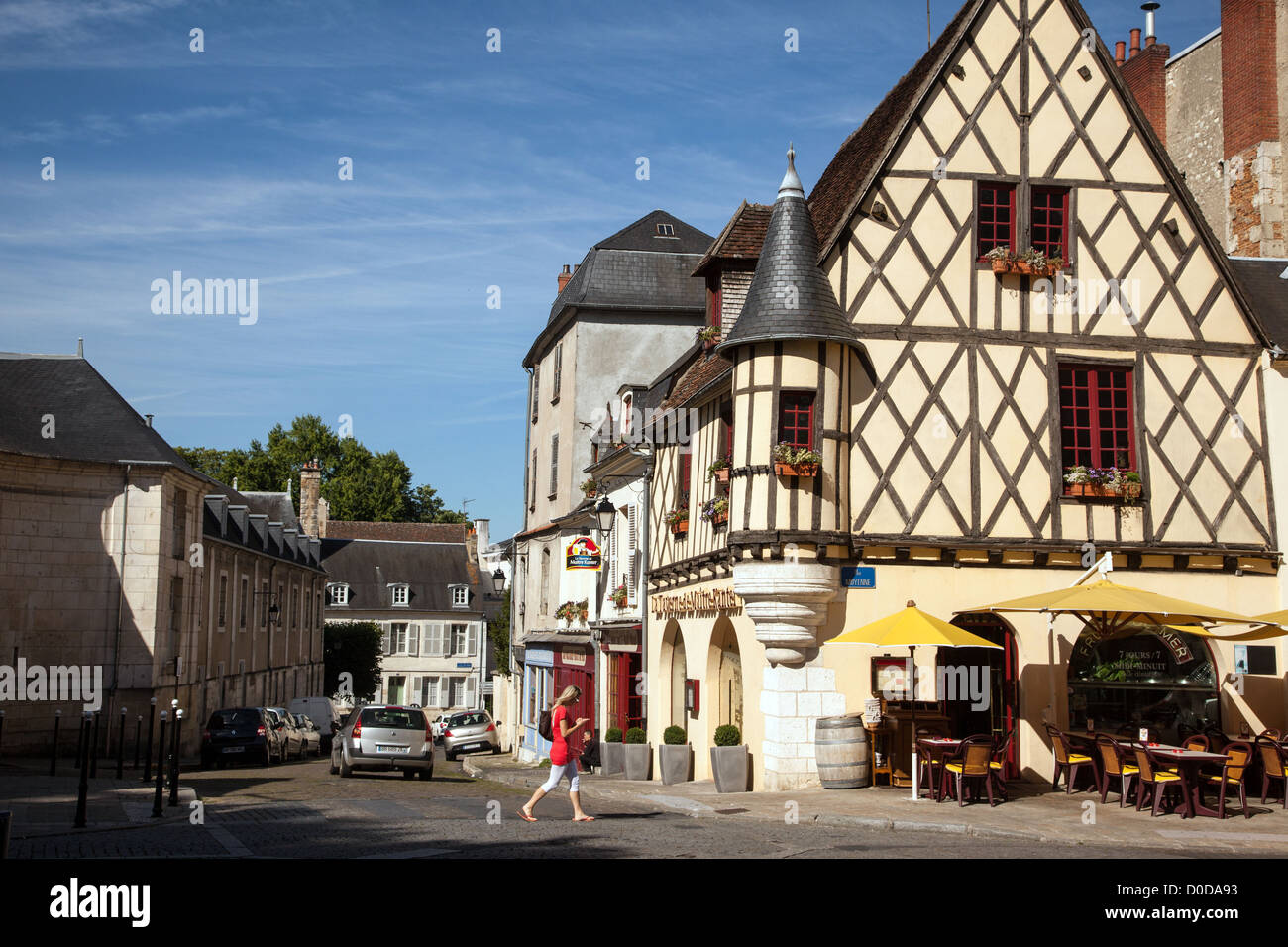 HALF-TIMBERED HOUSE WITH A CORBELLED TURRET OLD TOWN OF BOURGES TAVERNE ...