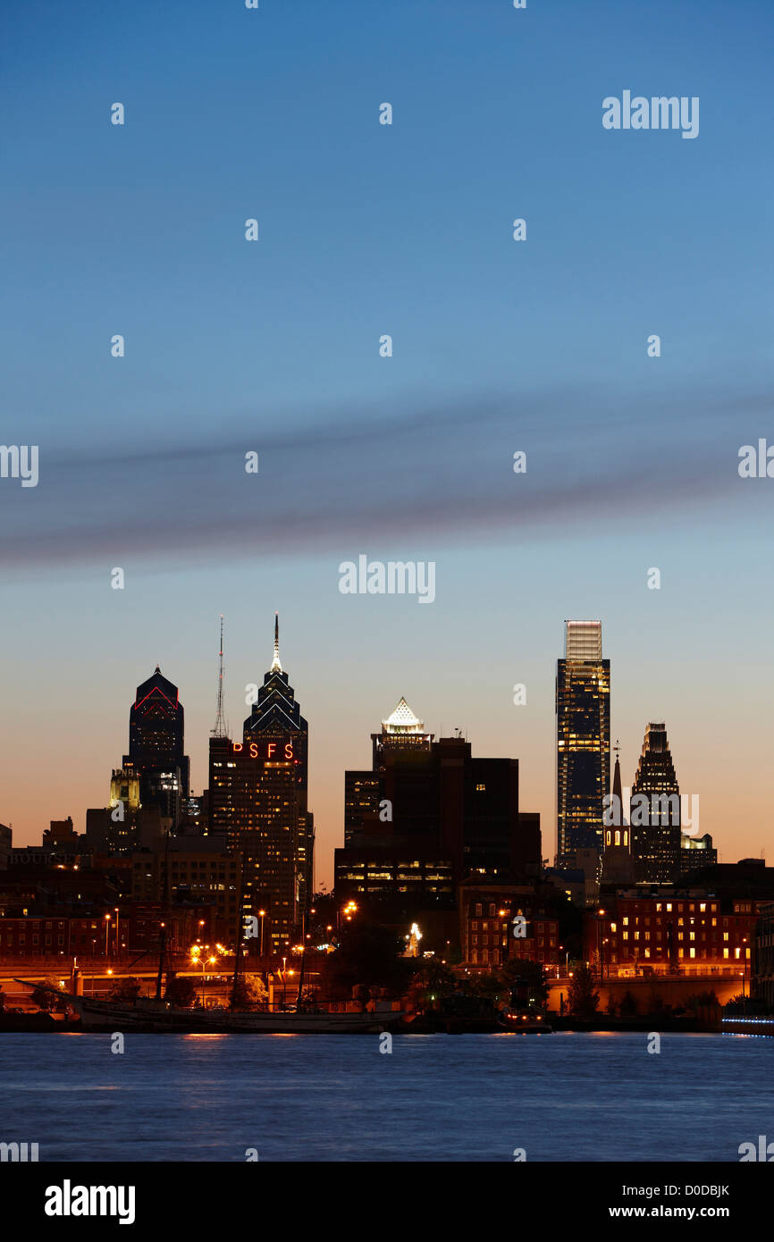 Iconic philadelphia building hi-res stock photography and images - Alamy