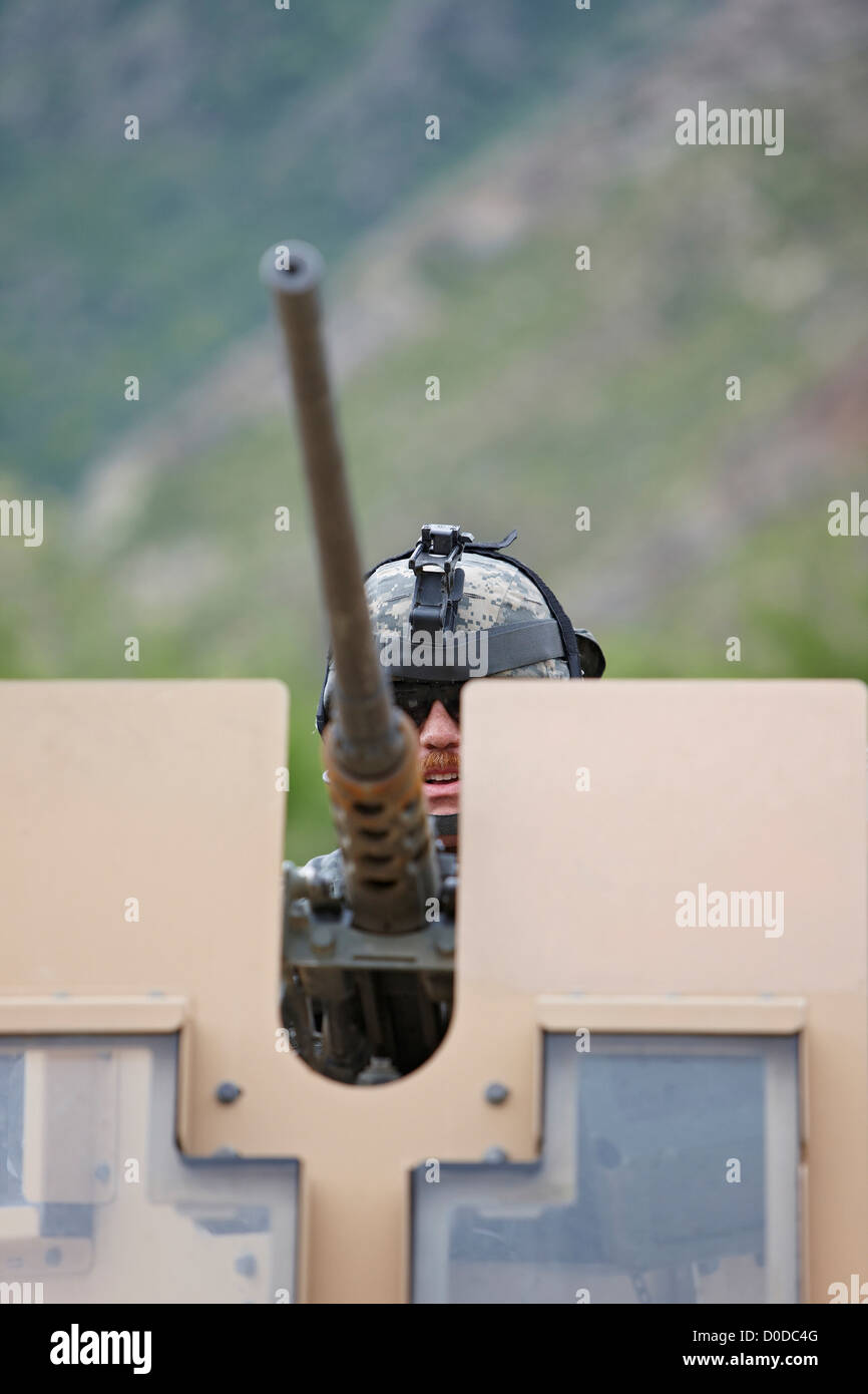 Mounted m2 50 caliber machine gun hi-res stock photography and images ...
