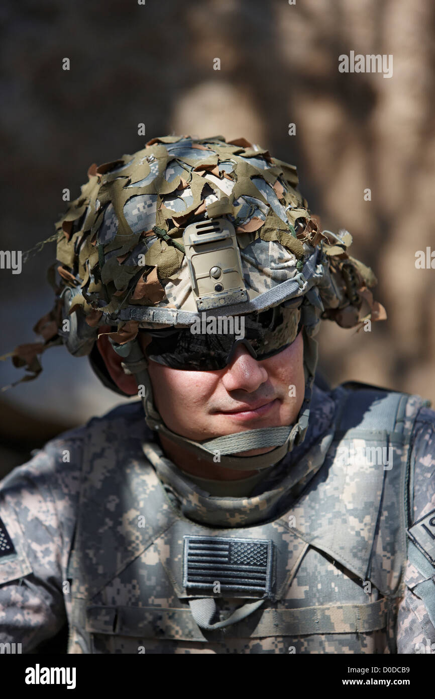 U s army combat helmet hi-res stock photography and images - Alamy