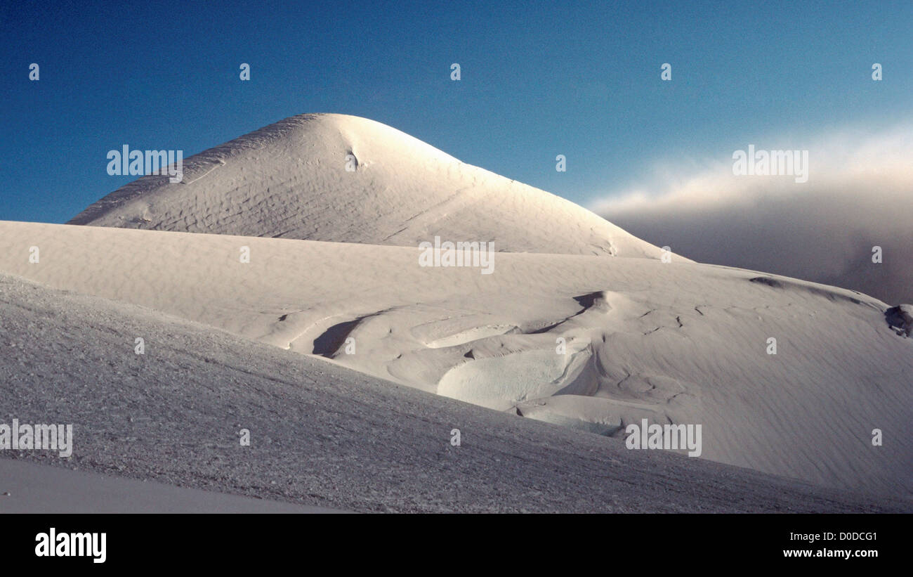 Buttress corner hi-res stock photography and images - Alamy