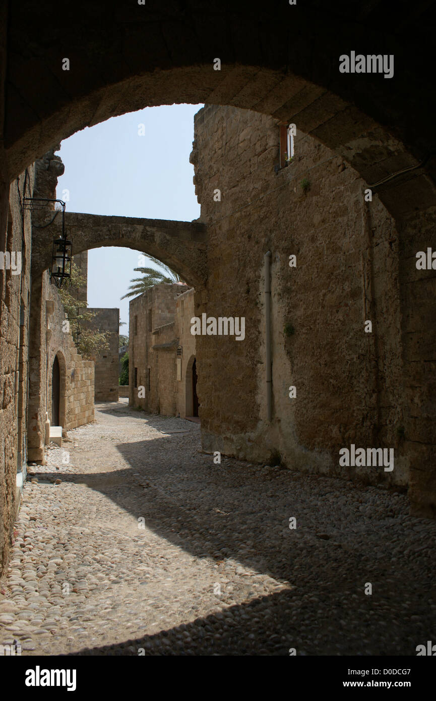 Backstreet city of rhodes hi-res stock photography and images - Alamy