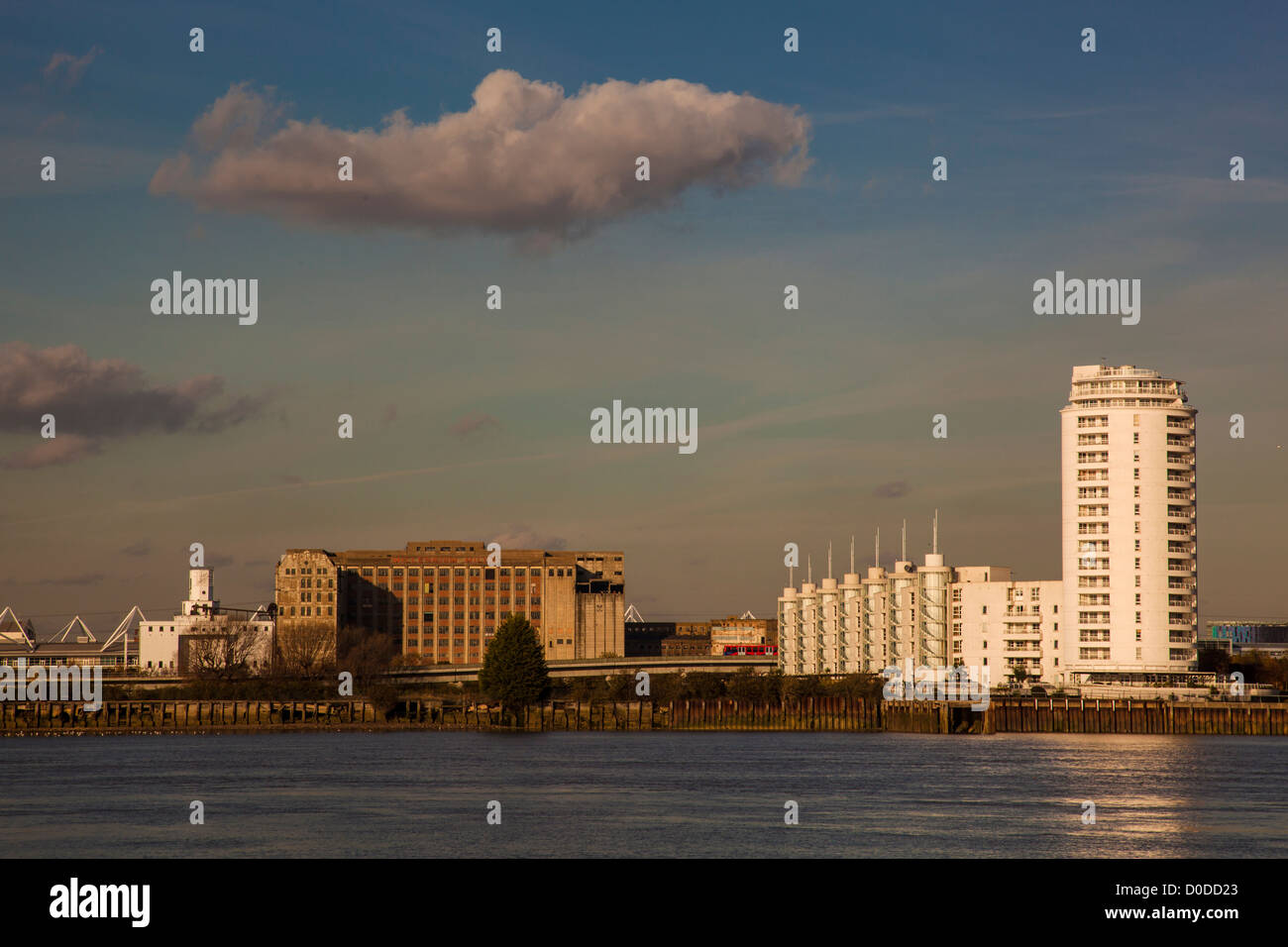 London gateway hi-res stock photography and images - Alamy