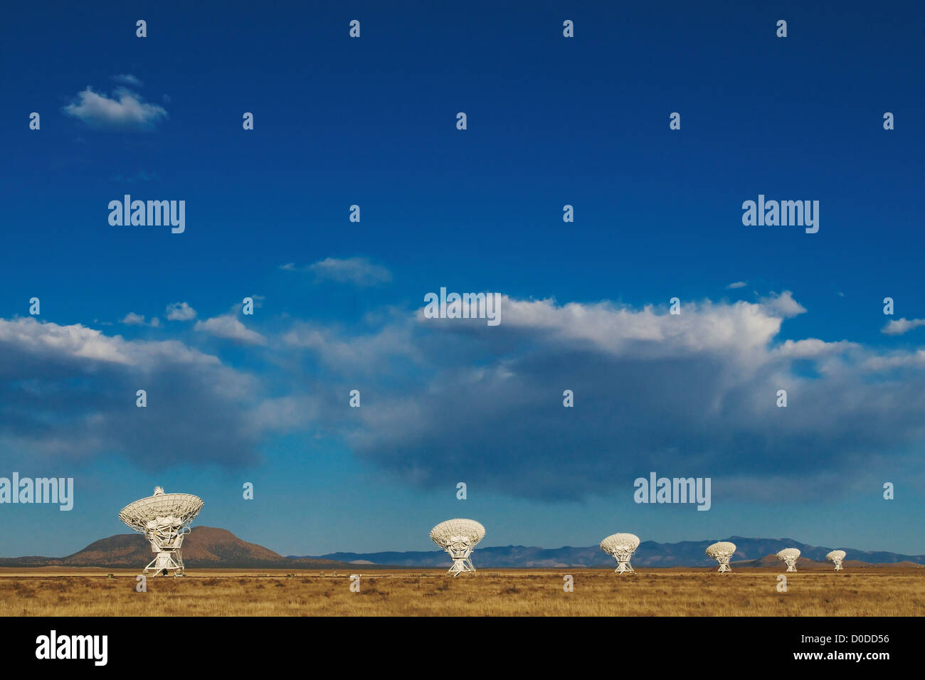 The Very Large Array complex 27 independent movable radio observatories ...