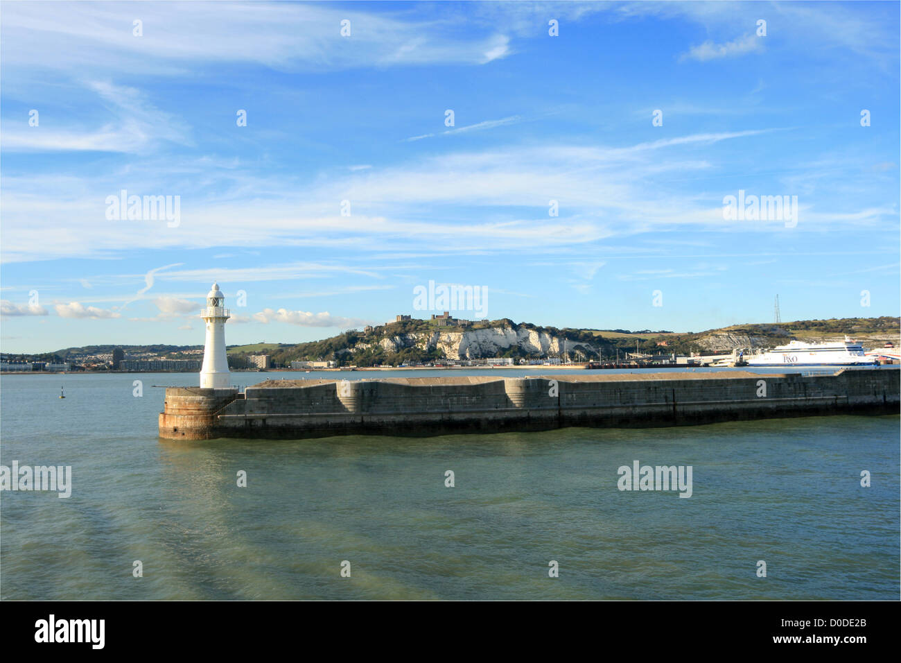 Dover cliffs lighthouse hi-res stock photography and images - Alamy