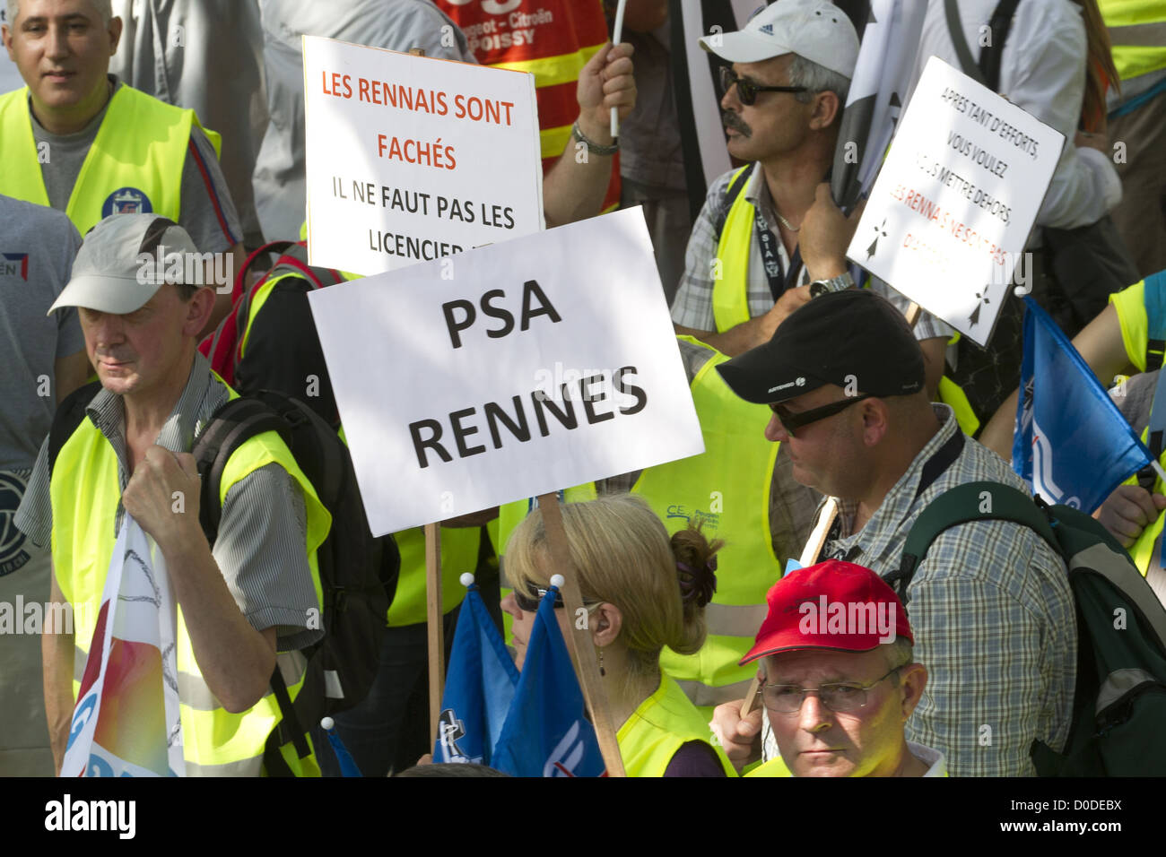 PSA RENNES EMPLOYEES DEMONSTRATING IN FRONT CORPORATION'S HEADQUARTERS ...