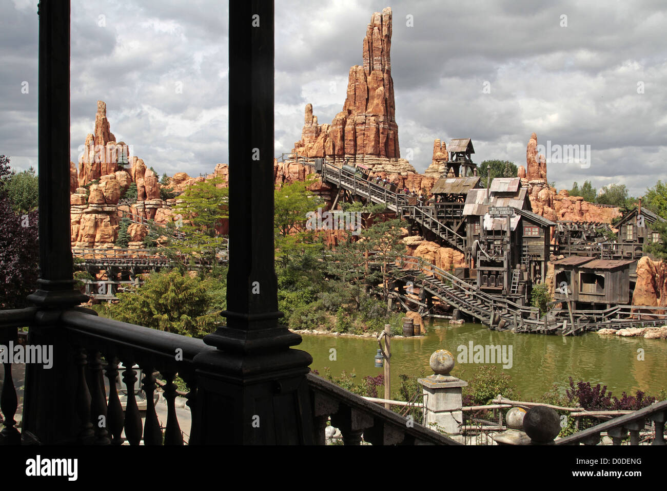 Disneyland train attraction hi-res stock photography and images - Alamy