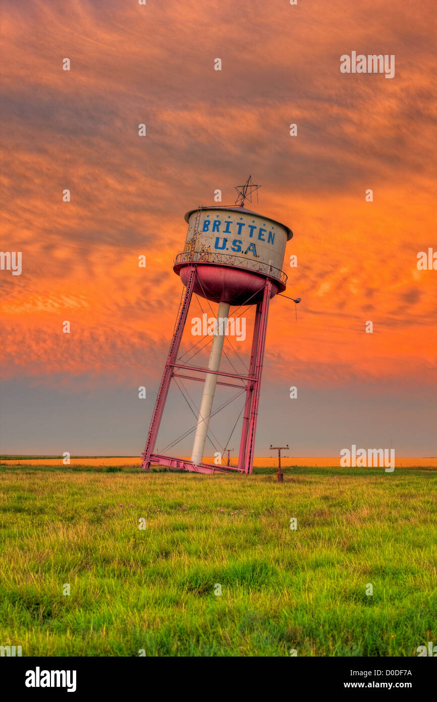 A leaning water tower in Groom, Texas Stock Photo - Alamy