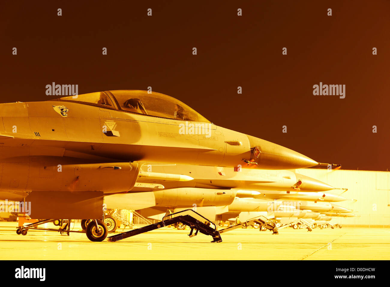 16 on flight line hi-res stock photography and images - Alamy