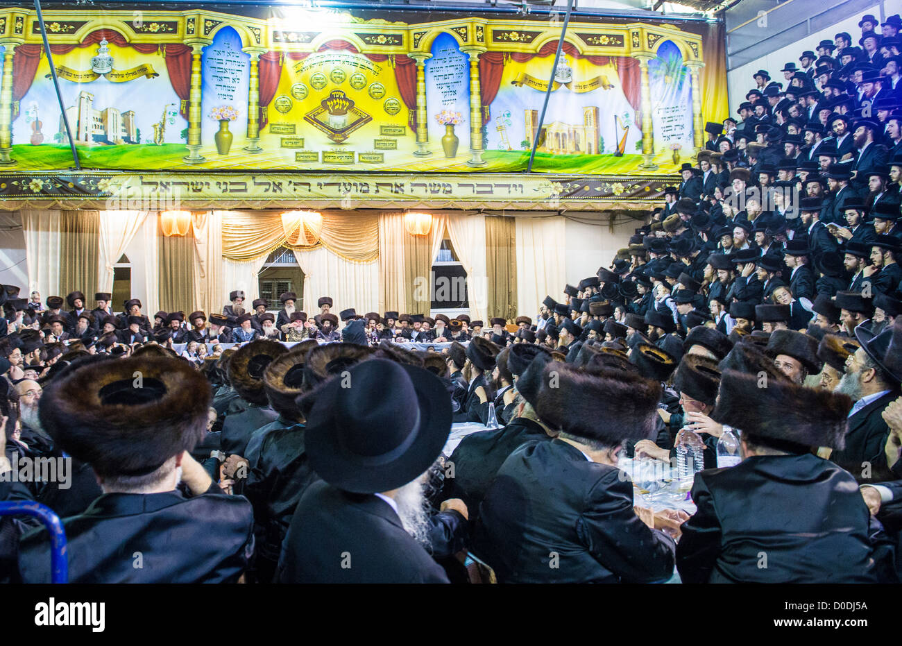 Orthodox Jews from the Hasidic dynasty Vizhnitz celebrates Simchat beit ...
