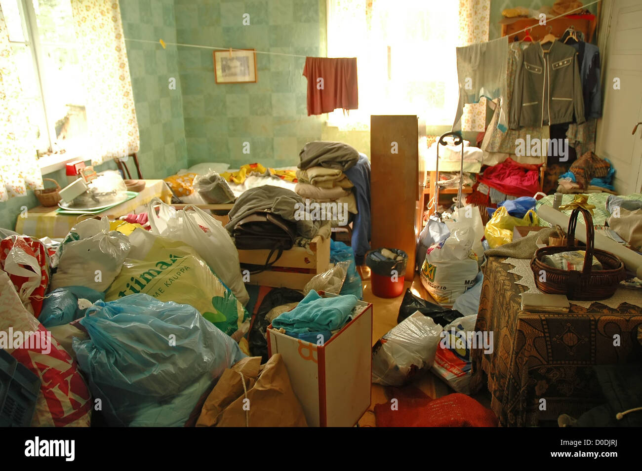 Chaos pile objects items hi-res stock photography and images - Alamy