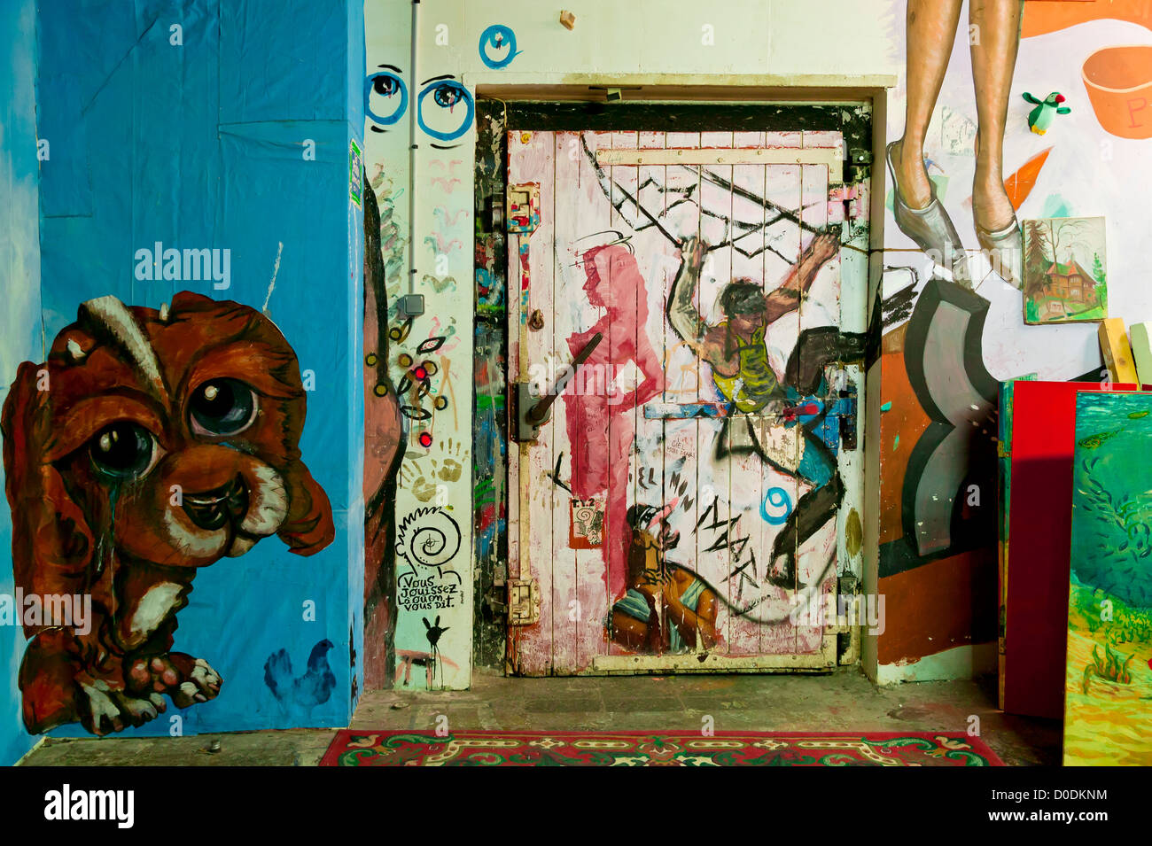 Les Frigos Building,Artist's Apartments,Paris, France Stock Photo - Alamy