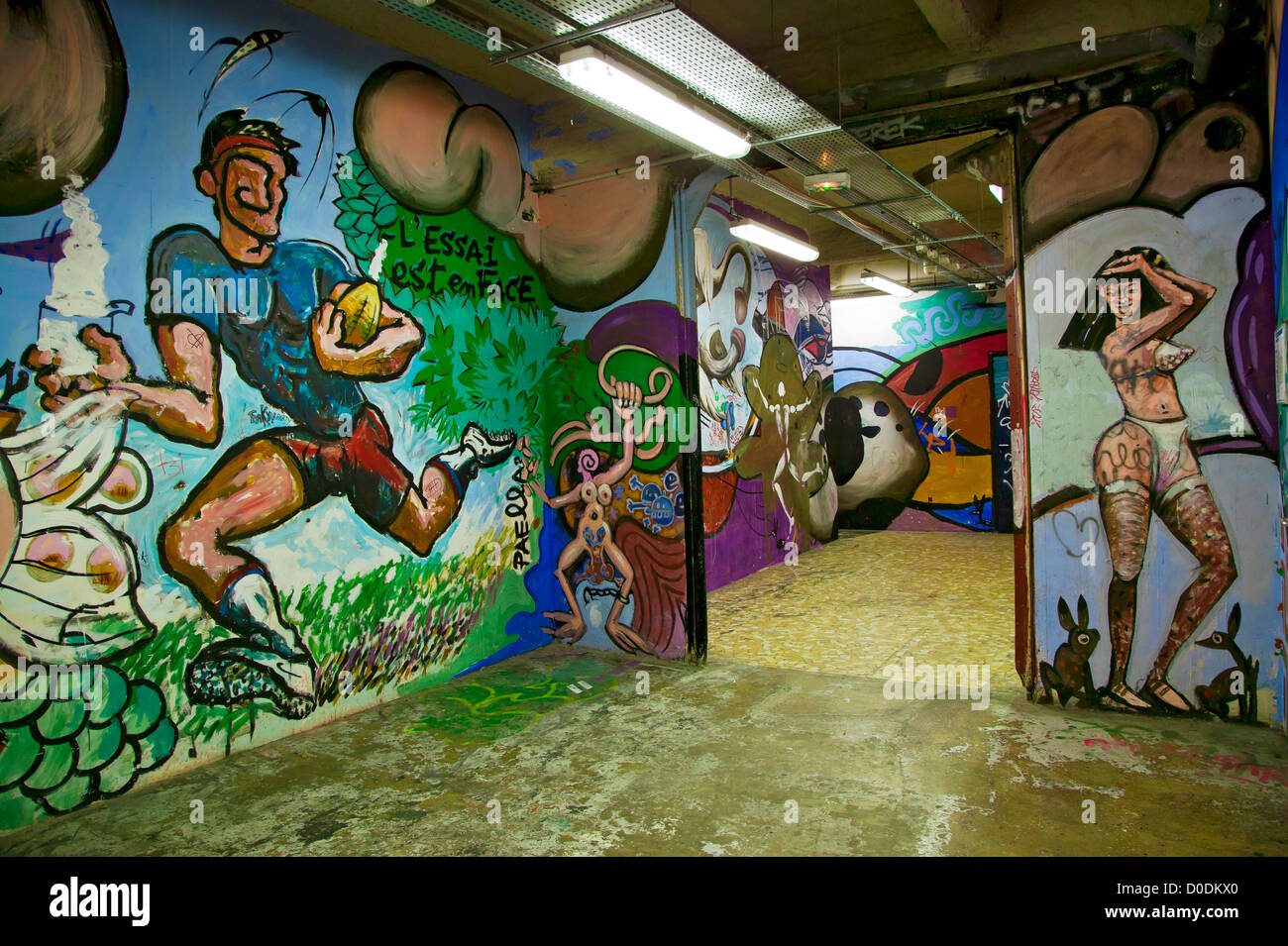 Les Frigos Building,Artist's Apartments,Paris, France Stock Photo - Alamy