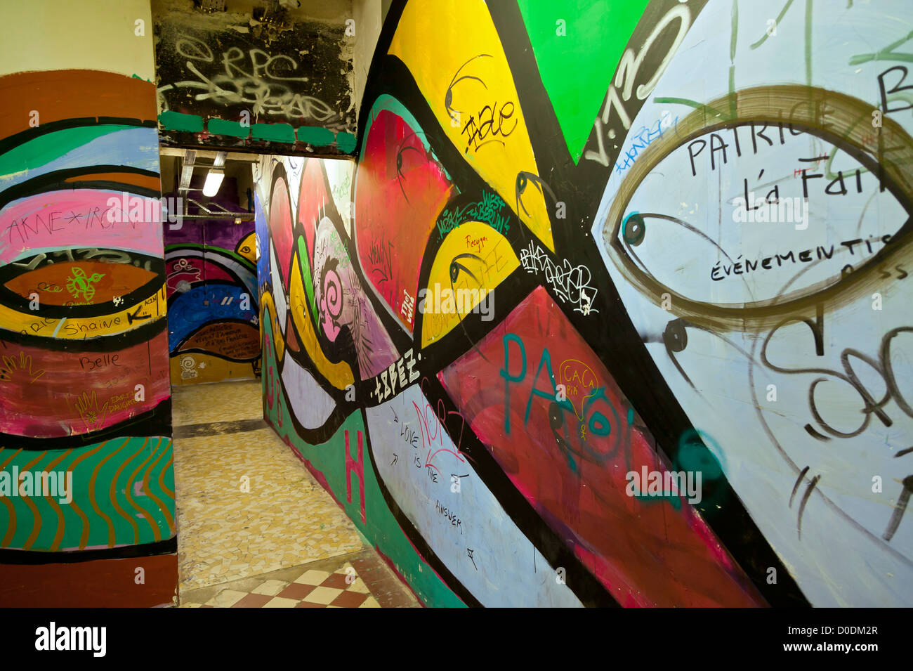 Les Frigos Building,Artist's Apartments,Paris, France Stock Photo - Alamy