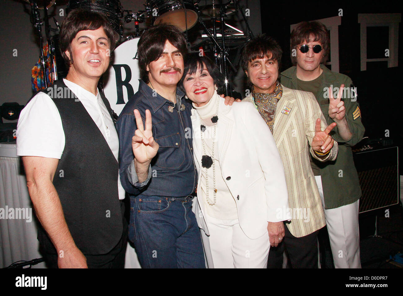 Joey curatolo as paul mccartney hi-res stock photography and images - Alamy