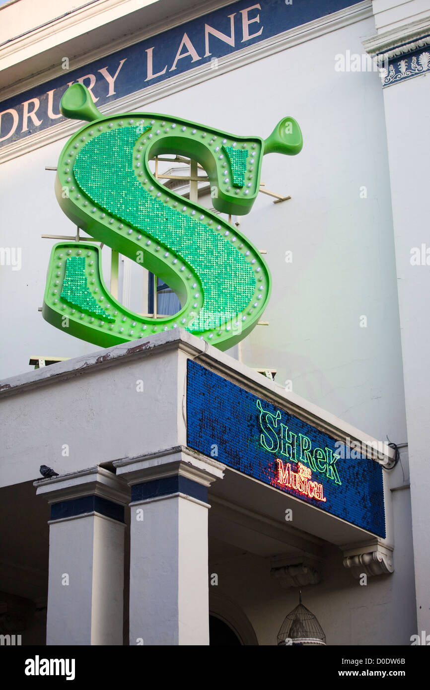 Shrek Movie Poster High Resolution Stock Photography and Images - Alamy